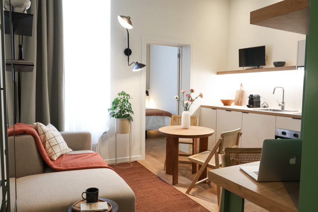 Apartments - [rezidentz] City Living At Its Best